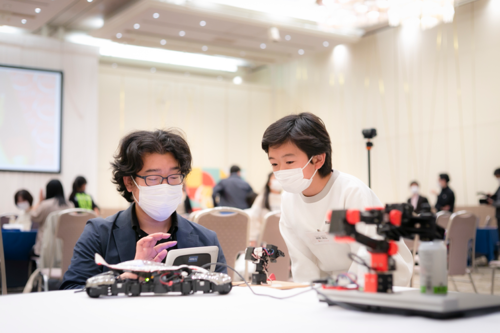 「Hello,World！2022」での講演について | アスラテック株式会社